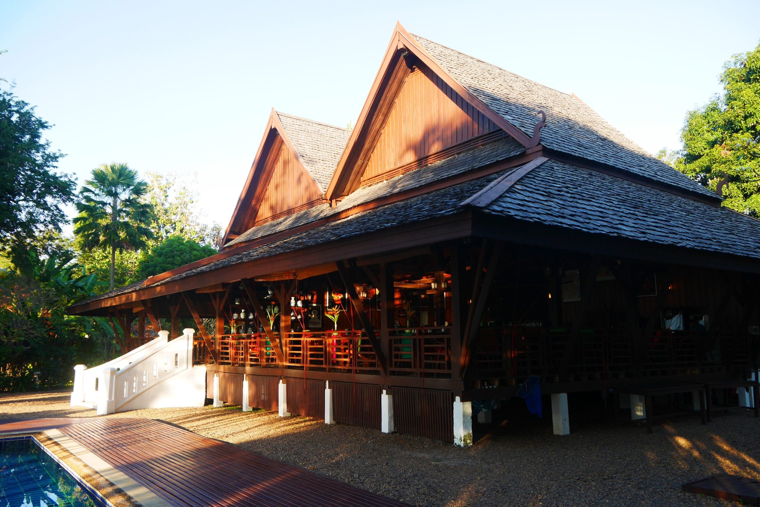 Laos : "La Folie Lodge", sur l'île de Don Daeng au milieu du Mékong ...